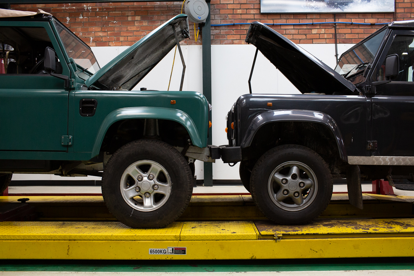 Land Rover Servicing near Alderley Edge - CSG Automotive Land Rover And ...