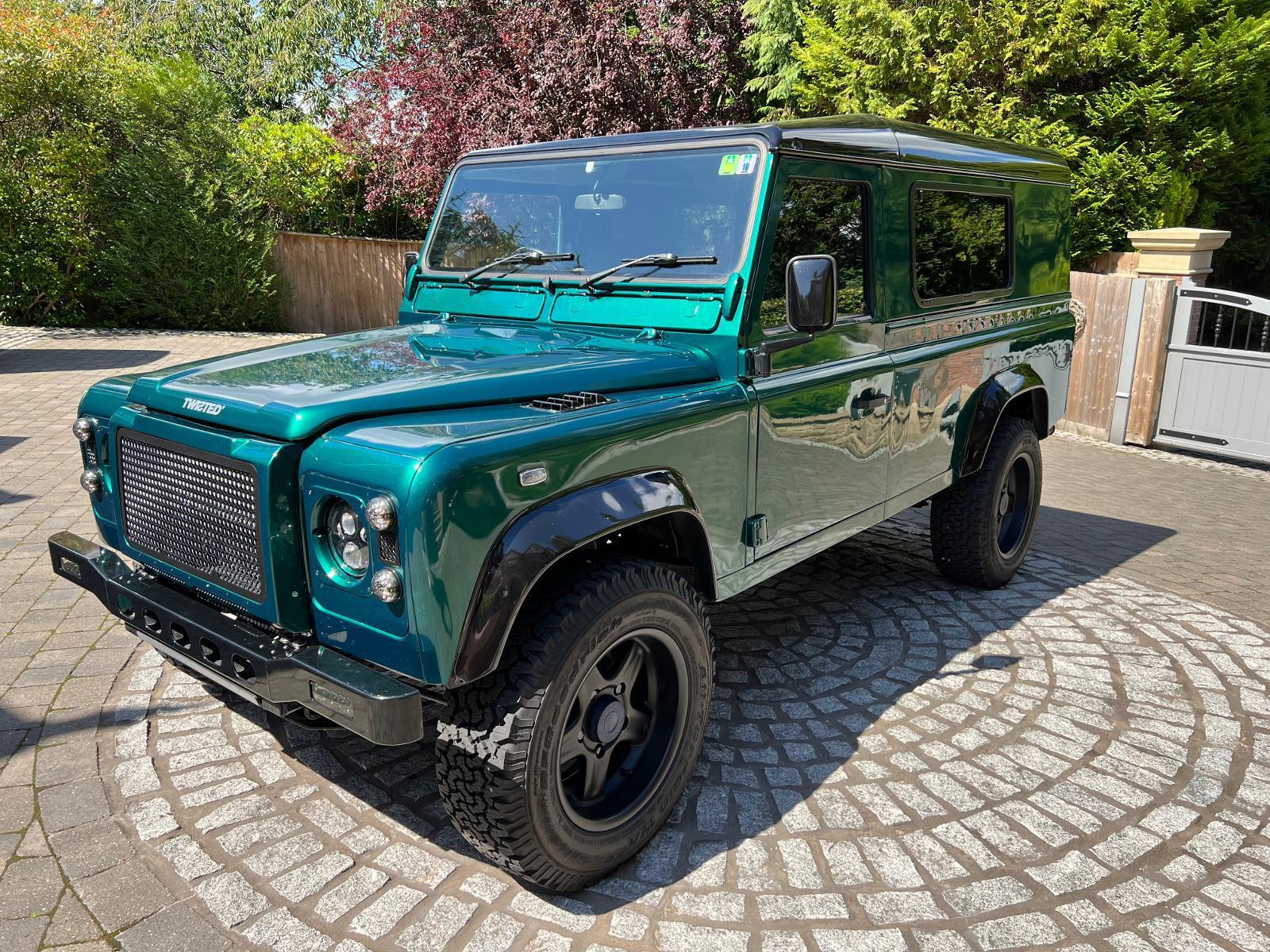 Land Rover Defender 110 Twisted Green 2006 - CSG Automotive Land Rover ...