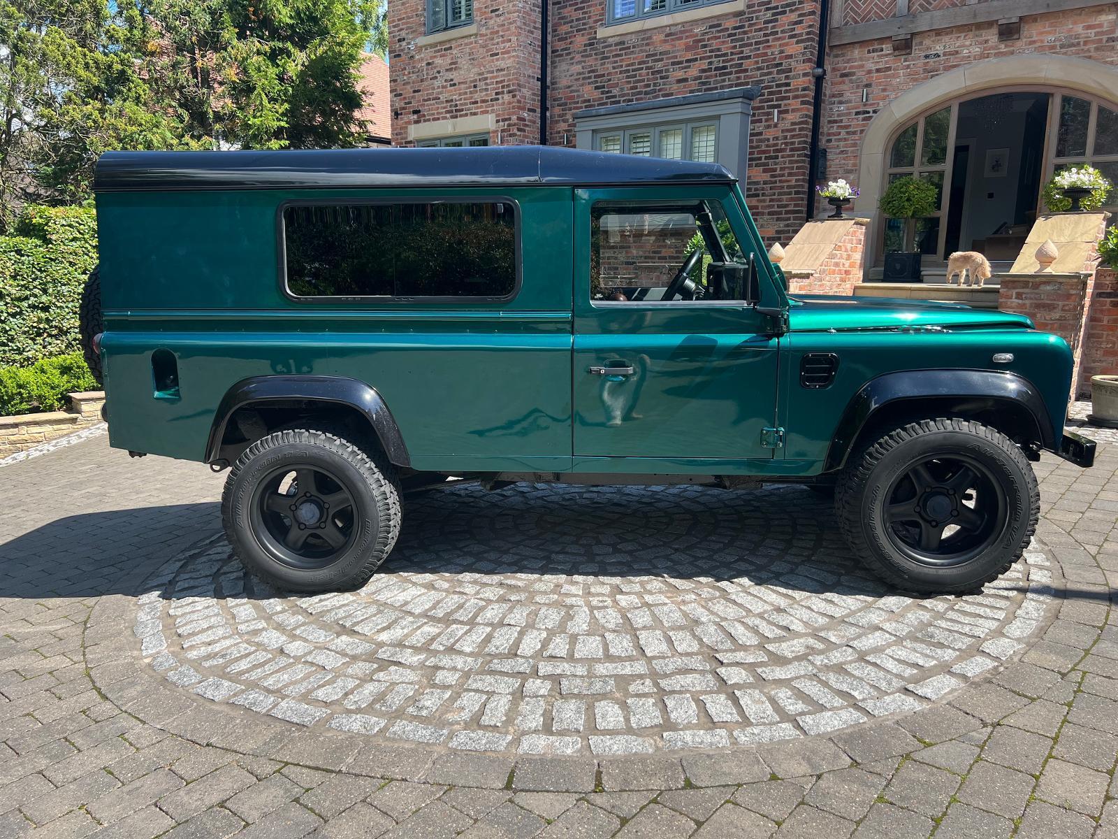 Land Rover Defender 110 Twisted Green 2006 - CSG Automotive Land Rover ...